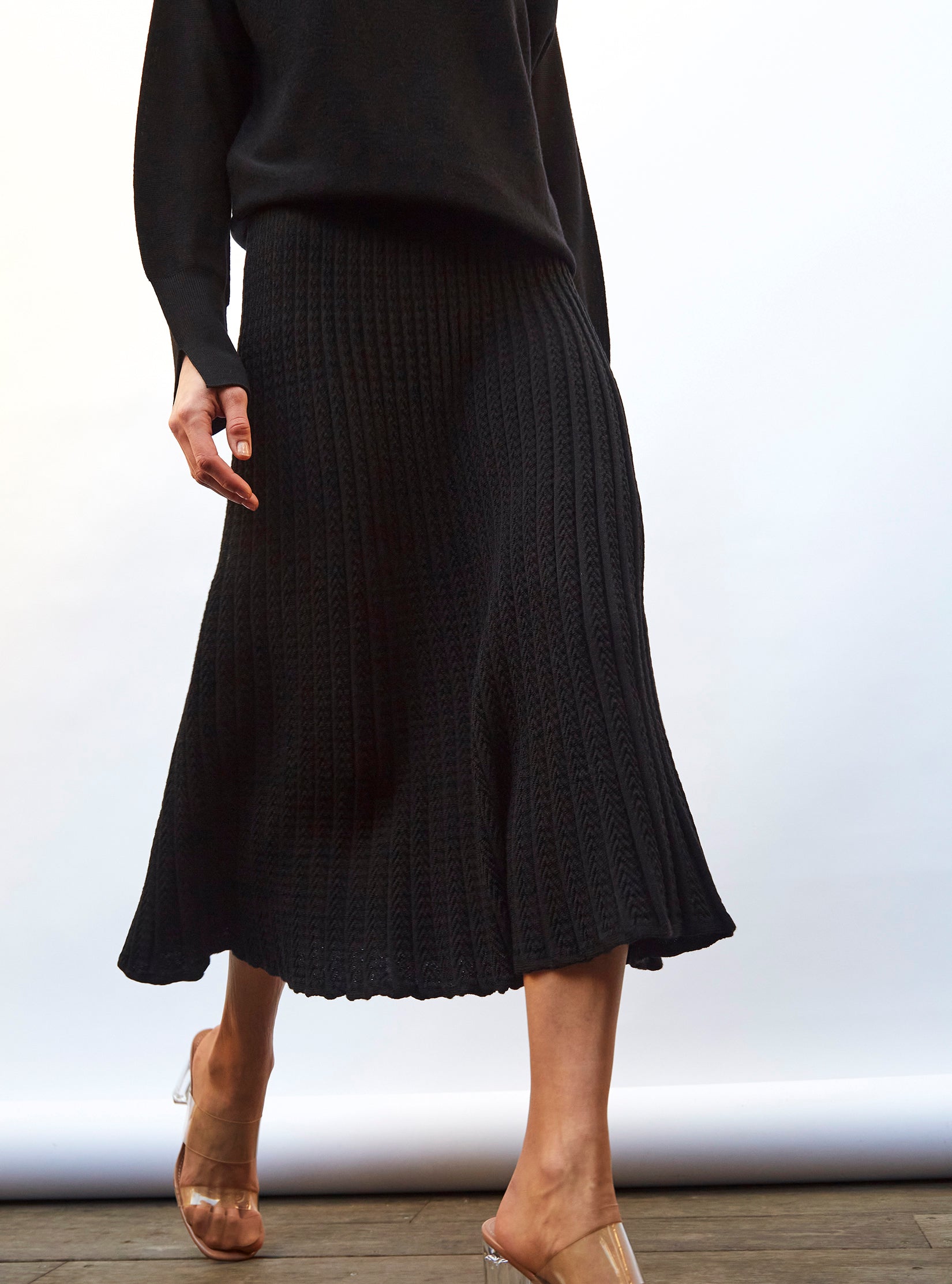 jupe fluide en maille plissée molli noir profond | Molli